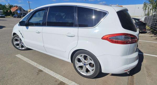 White Ford S-Max 2015 in Vilnius, with an engine capacity of 2.00 L and mileage of 260 thousand km for 4800 €, photo 5 on AUTOMOTO.COM.LV