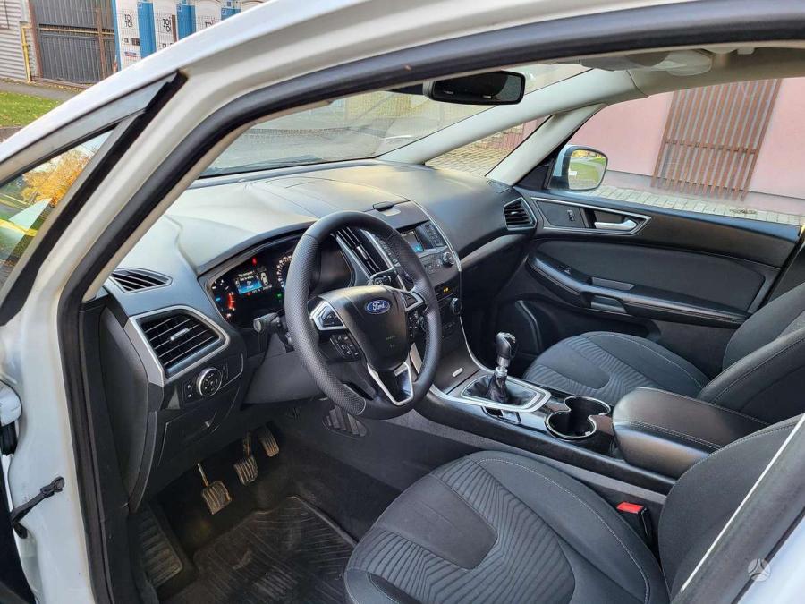White Ford S-Max 2015 in Siauliai, with an engine capacity of 2.00 L and mileage of 215 thousand km for 5990 €, photo 8 on AUTOMOTO.COM.LV