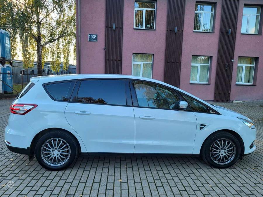 White Ford S-Max 2015 in Siauliai, with an engine capacity of 2.00 L and mileage of 215 thousand km for 5990 €, photo 15 on AUTOMOTO.COM.LV