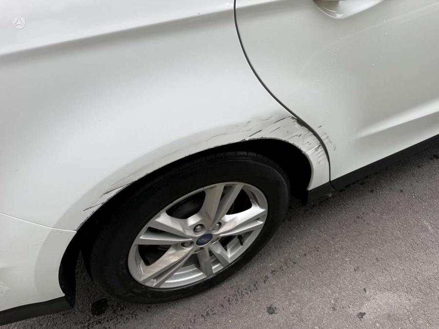 White Ford S-Max 2016 in Kaunas, with an engine capacity of 2.00 L and mileage of 253 thousand km for 6699 €, photo 8 on AUTOMOTO.COM.LV