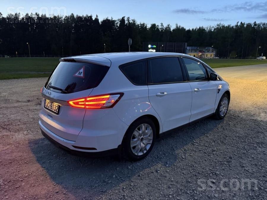 Balts Ford S-Max 2016 Rīga, ar dzinēja tilpumu 2.00 L un nobraukumu 455 tūkst. km par 2800 €, foto 4 vietnē AUTOMOTO.COM.LV