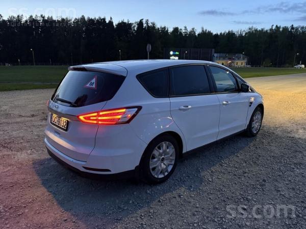 Balts Ford S-Max 2016 Rīga, ar dzinēja tilpumu 2.00 L un nobraukumu 455 tūkst. km par 2700 €, foto 4 vietnē AUTOMOTO.COM.LV