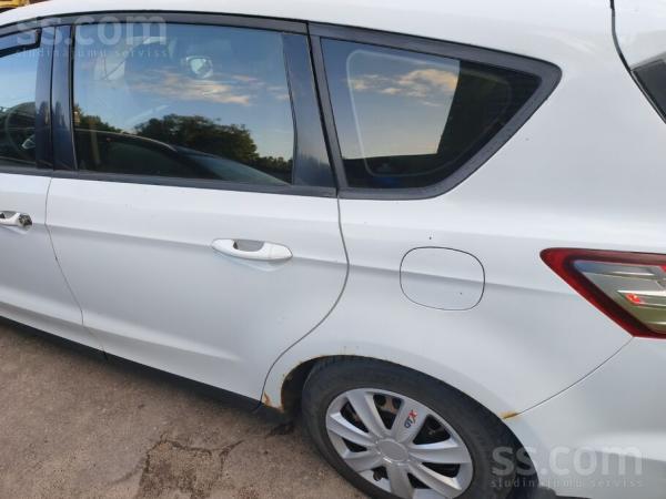 Ford S-Max 2016 Rīga vietnē Balts Ford S-Max 2016 Rīga, ar dzinēja tilpumu 2.00 L un nobraukumu 475 tūkst. km par 2500 €, foto 10 vietnē AUTOMOTO.COM.LV