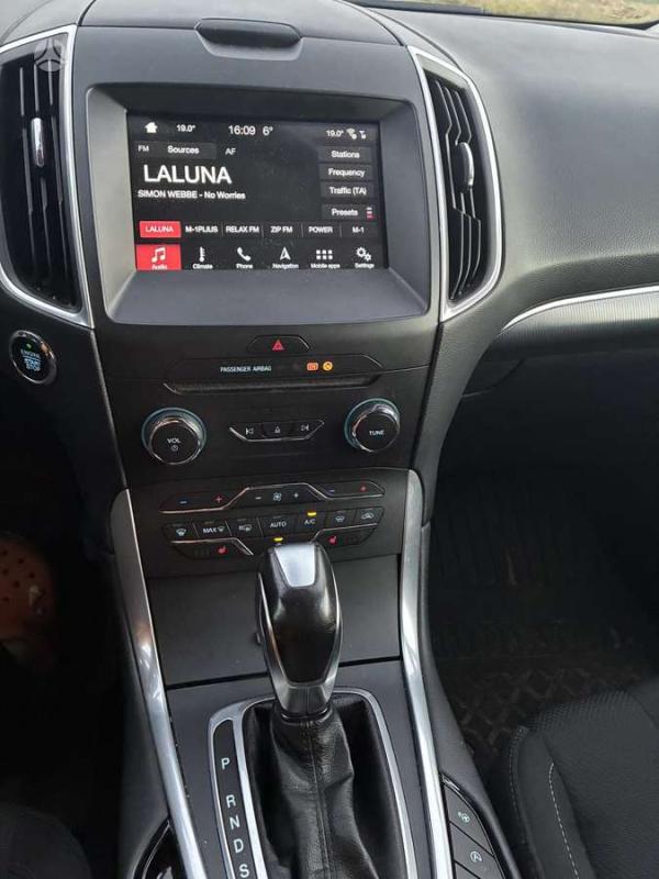 Balts Ford S-Max 2017 Klaipėda, ar dzinēja tilpumu 2.00 L un nobraukumu 261 tūkst. km par 10500 €, foto 2 vietnē AUTOMOTO.COM.LV