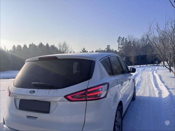 White Ford S-Max 2017 in Taurage, with an engine capacity of 2.00 L and mileage of 370 thousand km for 6500 €, photo 3 on AUTOMOTO.COM.LV