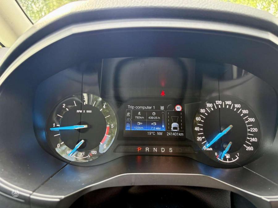 Balts Ford S-Max 2017 Kretinga, ar dzinēja tilpumu 2.00 L un nobraukumu 241 tūkst. km par 7500 €, foto 26 vietnē AUTOMOTO.COM.LV