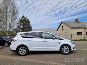 White Ford S-Max 2018 in Valmiera, with an engine capacity of 2.00 L and mileage of 219 thousand km for 7000 €, photo 3 on AUTOMOTO.COM.LV