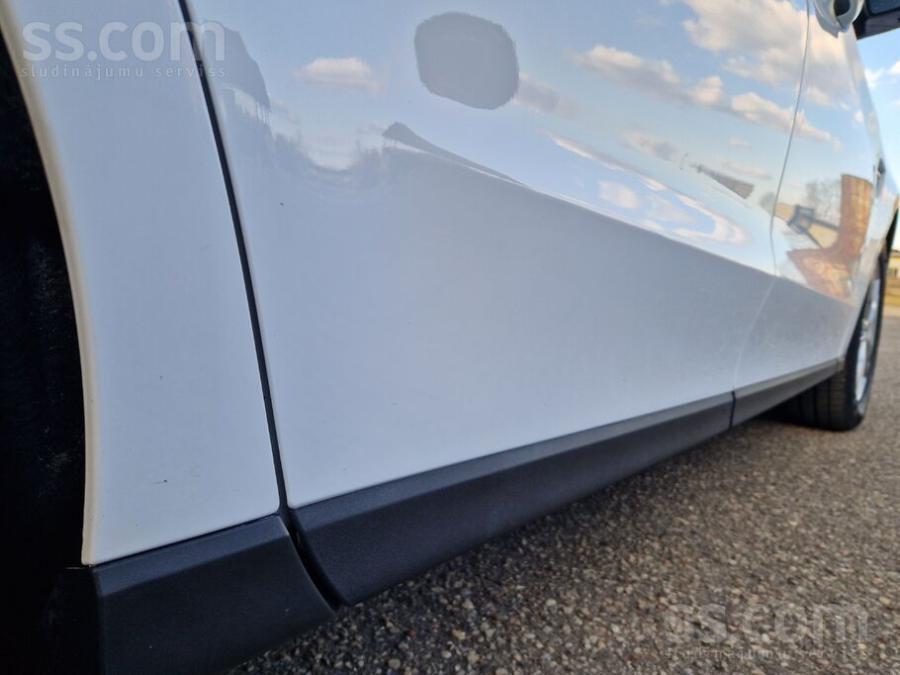 White Ford S-Max 2018 in Valmiera, with an engine capacity of 2.00 L and mileage of 219 thousand km for 7000 €, photo 11 on AUTOMOTO.COM.LV
