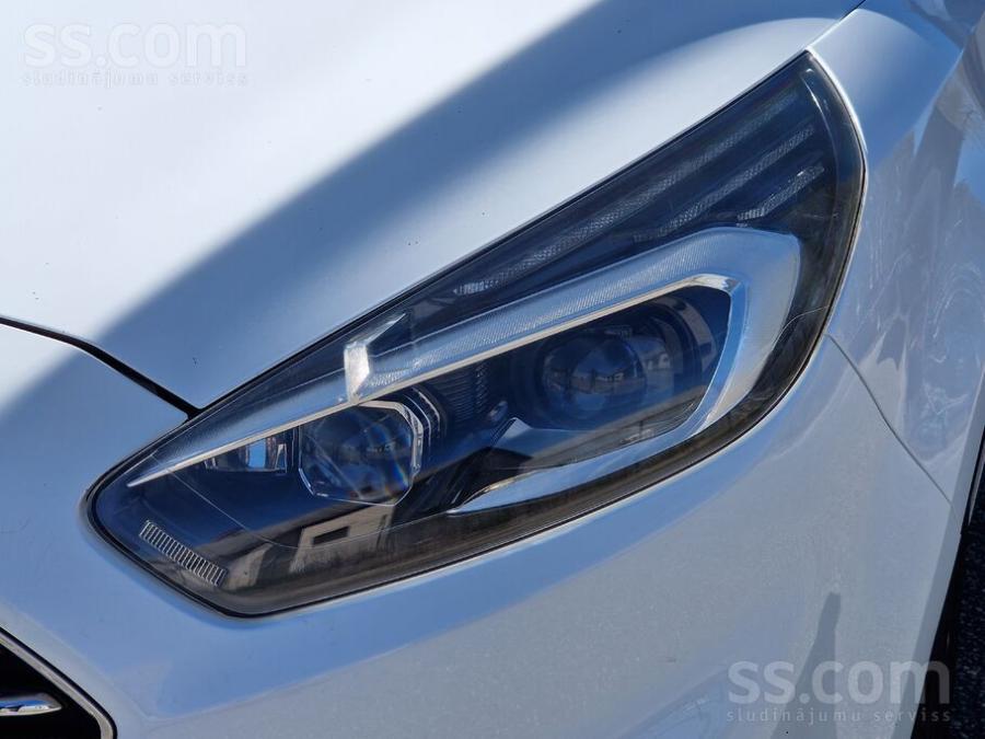 White Ford S-Max 2018 in Valmiera, with an engine capacity of 2.00 L and mileage of 219 thousand km for 7000 €, photo 16 on AUTOMOTO.COM.LV