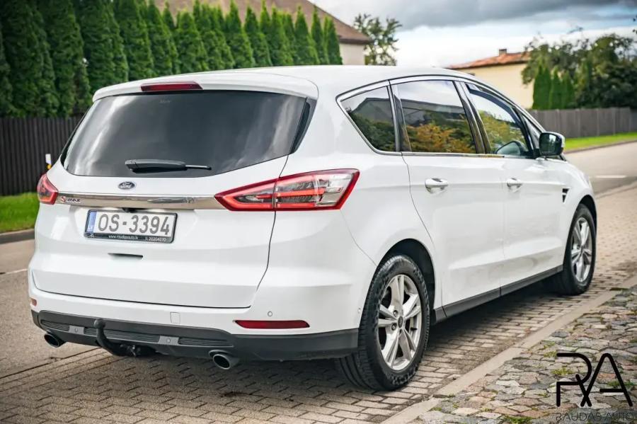 White Ford S-Max 2018 in Riga, with an engine capacity of 2.00 L and mileage of 231 thousand km for 8990 €, photo 5 on AUTOMOTO.COM.LV