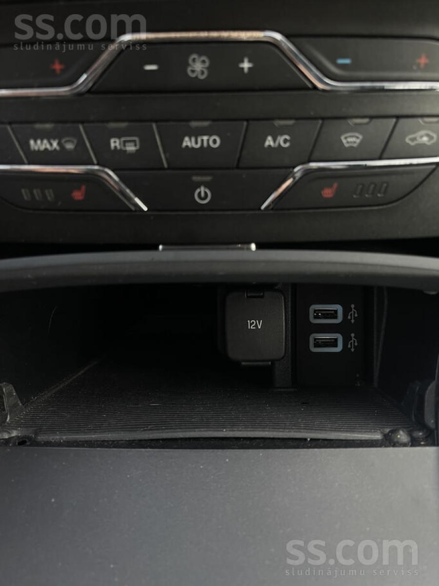 Balts Ford S-Max 2019 Rēzekne, ar dzinēja tilpumu 2.00 L un nobraukumu 199 tūkst. km par 12000 €, foto 8 vietnē AUTOMOTO.COM.LV