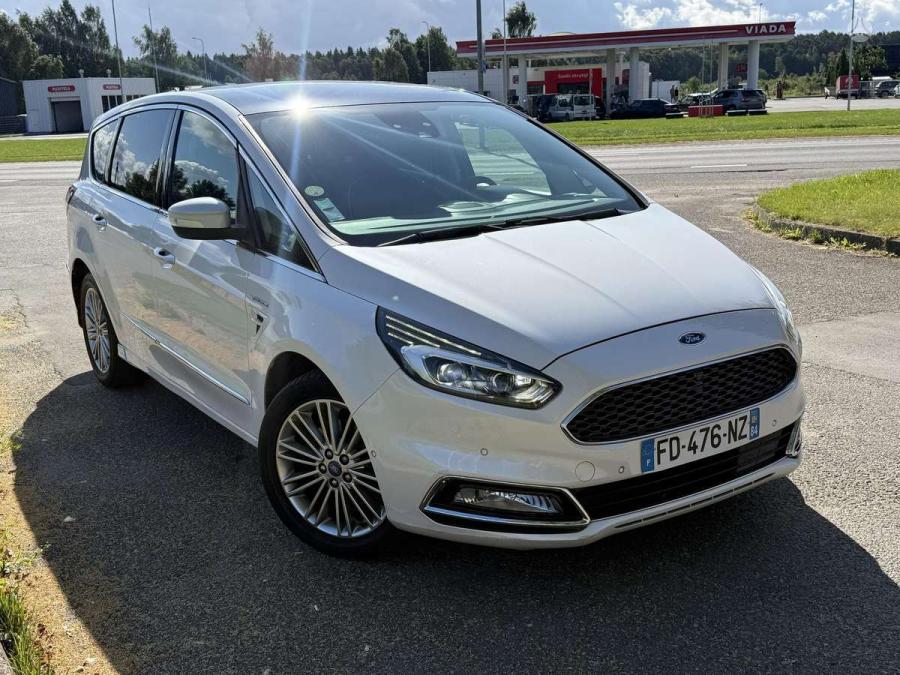White Ford S-Max 2019 in Taurage, with an engine capacity of 2.00 L and mileage of 200 thousand km for 10500 €, photo 6 on AUTOMOTO.COM.LV