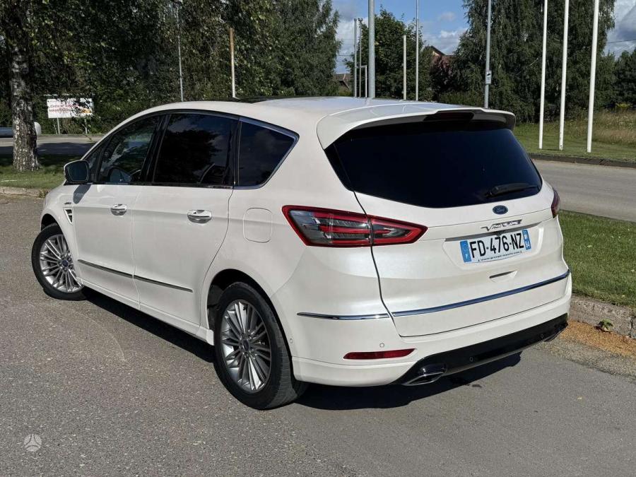 White Ford S-Max 2019 in Taurage, with an engine capacity of 2.00 L and mileage of 200 thousand km for 10500 €, photo 7 on AUTOMOTO.COM.LV