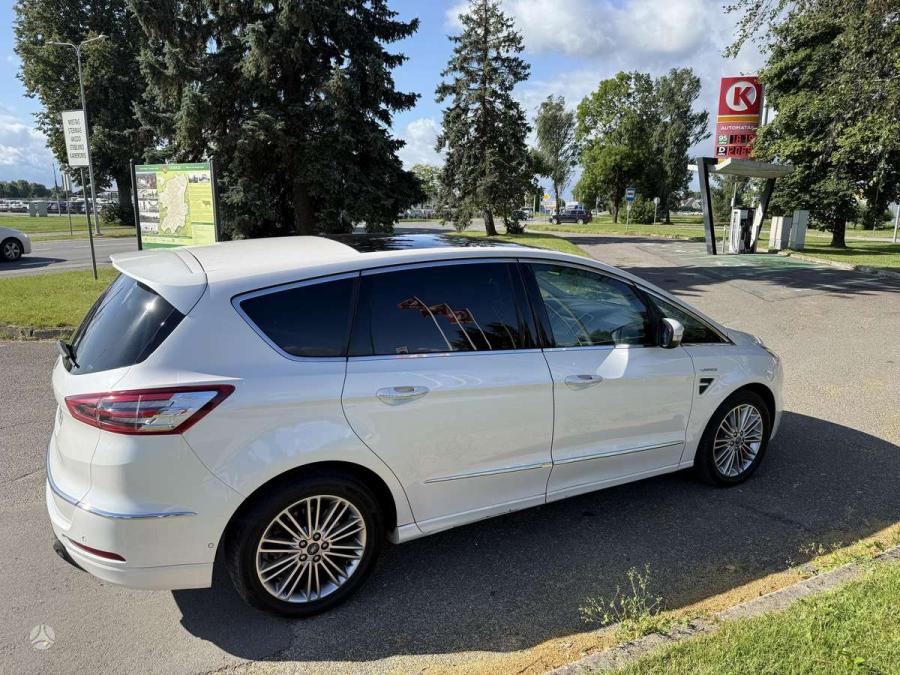 White Ford S-Max 2019 in Taurage, with an engine capacity of 2.00 L and mileage of 200 thousand km for 10500 €, photo 9 on AUTOMOTO.COM.LV