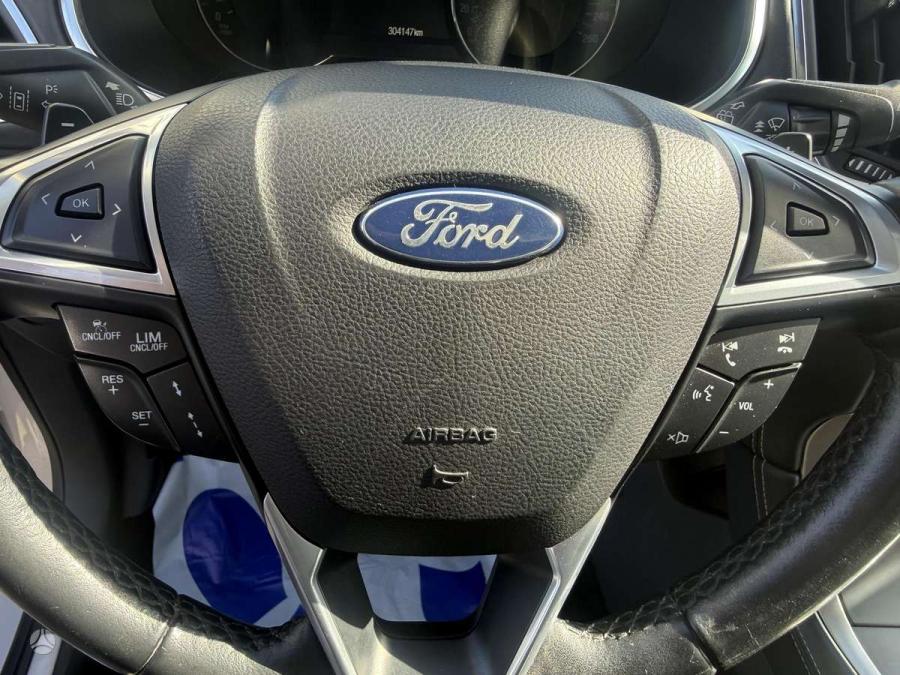 White Ford S-Max 2019 in Taurage, with an engine capacity of 2.00 L and mileage of 200 thousand km for 10500 €, photo 27 on AUTOMOTO.COM.LV
