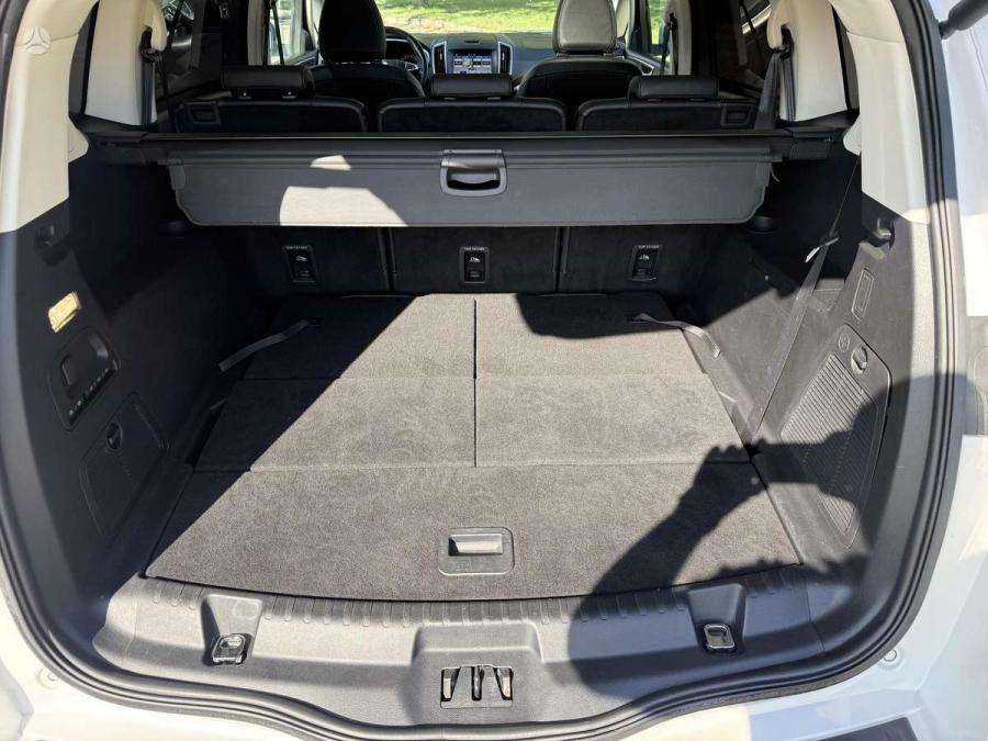 White Ford S-Max 2019 in Taurage, with an engine capacity of 2.00 L and mileage of 200 thousand km for 10500 €, photo 28 on AUTOMOTO.COM.LV