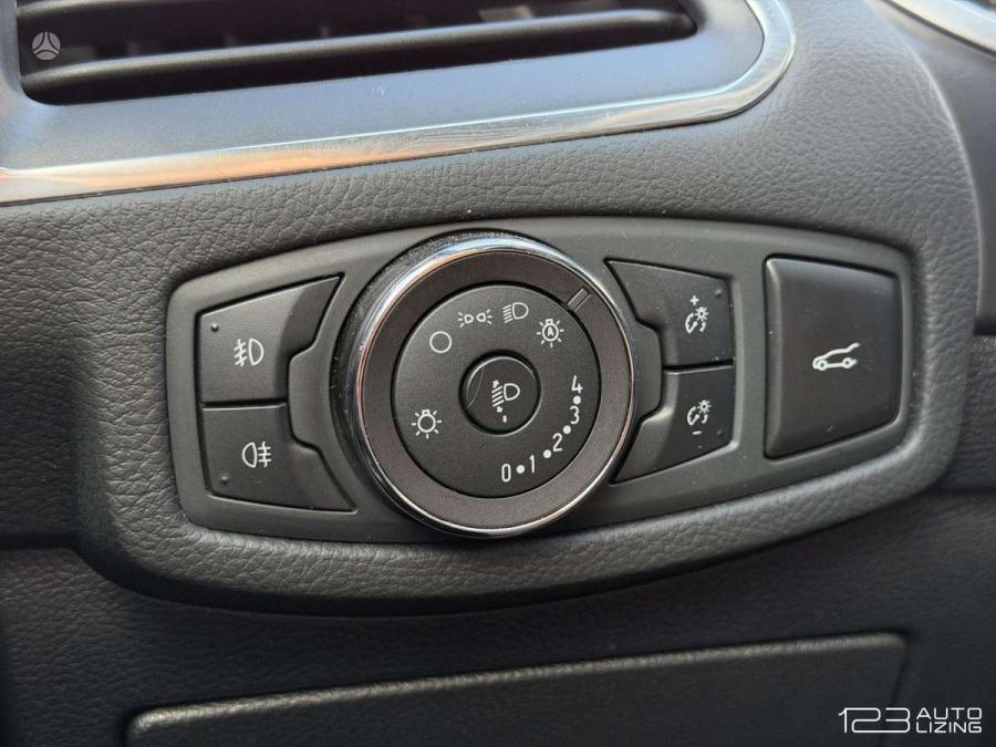 Balts Ford S-Max 2019 Tauragė, ar dzinēja tilpumu 2.00 L un nobraukumu 284 tūkst. km par 9900 €, foto 28 vietnē AUTOMOTO.COM.LV