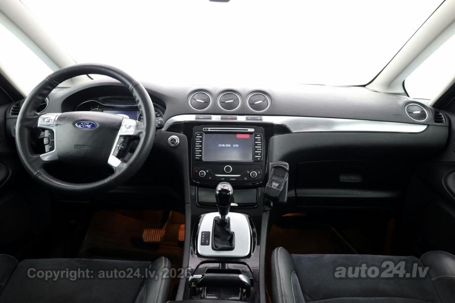 White Ford S-Max 2012 in Tallinn, with an engine capacity of 2.00 L and mileage of 312 thousand km for 2799 €, photo 6 on AUTOMOTO.COM.LV