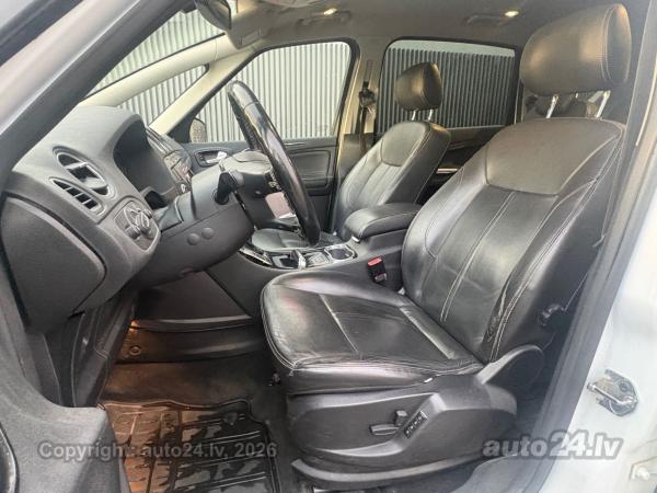 White Ford S-Max 2014 in Rapla, with an engine capacity of 2.00 L and mileage of 471 thousand km for 4500 €, photo 7 on AUTOMOTO.COM.LV