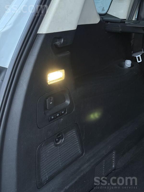 White Ford S-Max 2015 in Riga, with an engine capacity of 2.00 L and mileage of 450 thousand km for 5350 €, photo 8 on AUTOMOTO.COM.LV