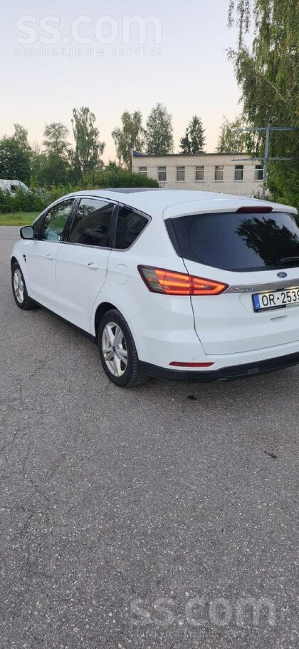 White Ford S-Max 2017 in Talsi, with an engine capacity of 2.00 L and mileage of 292 thousand km for 10700 €, photo 2 on AUTOMOTO.COM.LV