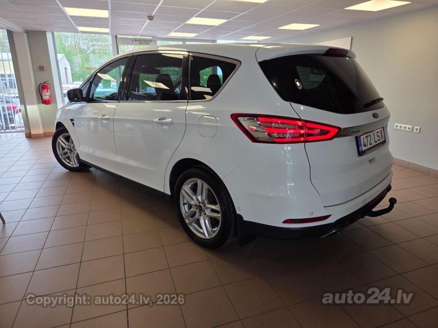 White Ford S-Max 2018 in Tartu, with an engine capacity of 2.00 L and mileage of 247 thousand km for 11490 €, photo 4 on AUTOMOTO.COM.LV