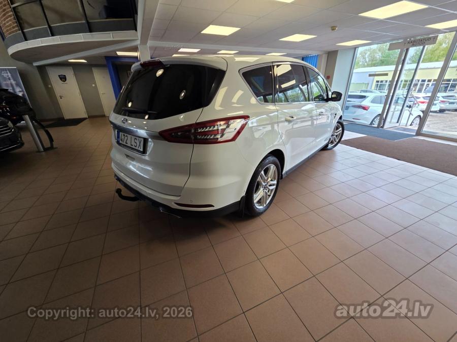 White Ford S-Max 2018 in Tartu, with an engine capacity of 2.00 L and mileage of 247 thousand km for 11490 €, photo 5 on AUTOMOTO.COM.LV