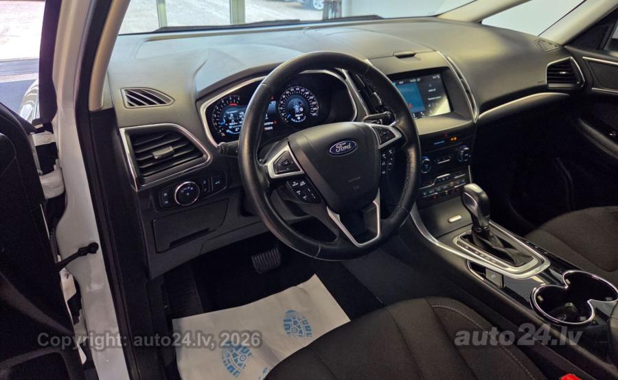 White Ford S-Max 2018 in Tartu, with an engine capacity of 2.00 L and mileage of 247 thousand km for 11490 €, photo 6 on AUTOMOTO.COM.LV