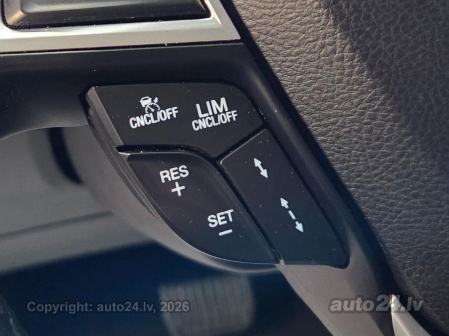 White Ford S-Max 2018 in Tartu, with an engine capacity of 2.00 L and mileage of 247 thousand km for 11490 €, photo 17 on AUTOMOTO.COM.LV