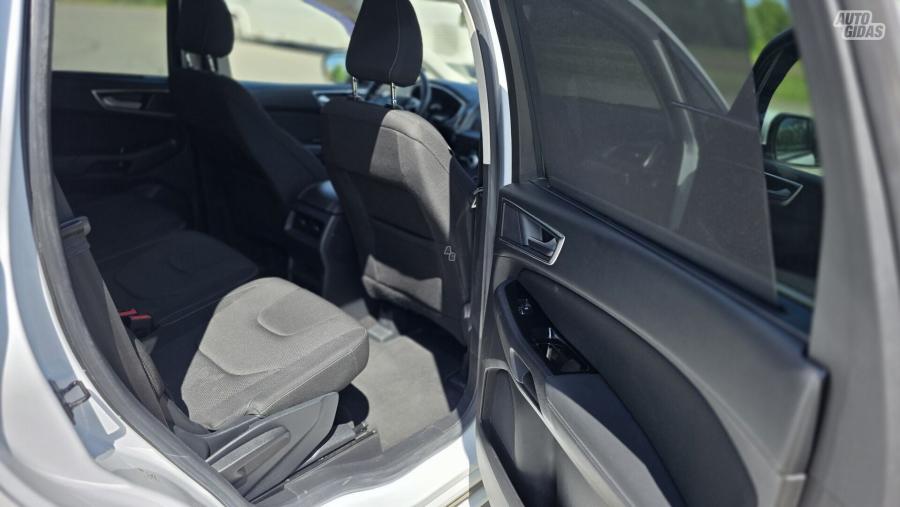 White Ford S-Max 2018 in Plunge, with an engine capacity of 2.00 L and mileage of 240 thousand km for 11800 €, photo 7 on AUTOMOTO.COM.LV