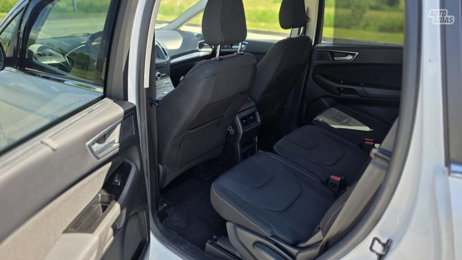 White Ford S-Max 2018 in Plunge, with an engine capacity of 2.00 L and mileage of 240 thousand km for 11800 €, photo 8 on AUTOMOTO.COM.LV