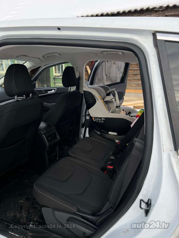 White Ford S-Max 2019 in Haapsalu, with an engine capacity of 2.00 L and mileage of 190 thousand km for 14000 €, photo 6 on AUTOMOTO.COM.LV