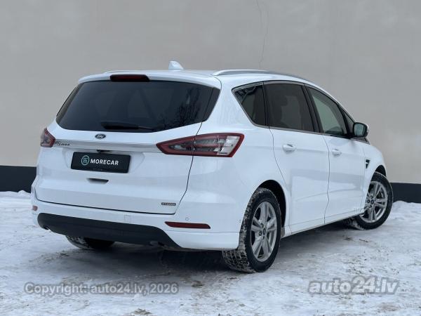 White Ford S-Max 2022 in Riga, with an engine capacity of 0.00 L and mileage of 133 thousand km for 22500 €, photo 4 on AUTOMOTO.COM.LV