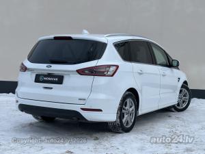 White Ford S-Max 2022 in Riga, with an engine capacity of 0.00 L and mileage of 133 thousand km for 22500 €, photo 5 on AUTOMOTO.COM.LV
