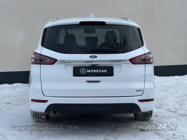 White Ford S-Max 2022 in Riga, with an engine capacity of 0.00 L and mileage of 133 thousand km for 22500 €, photo 5 on AUTOMOTO.COM.LV