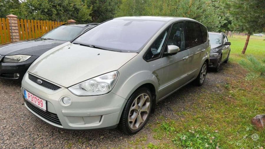 Yellow Ford S-Max 2010 in Mazeikiai, with an engine capacity of 2.00 L and mileage of 238 thousand km for 3950 €, photo 3 on AUTOMOTO.COM.LV