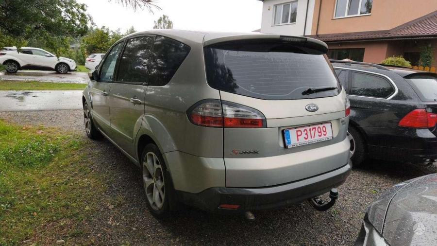 Yellow Ford S-Max 2010 in Mazeikiai, with an engine capacity of 2.00 L and mileage of 238 thousand km for 3950 €, photo 4 on AUTOMOTO.COM.LV