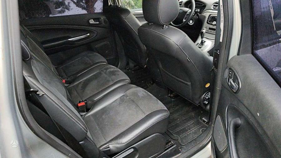 Yellow Ford S-Max 2010 in Mazeikiai, with an engine capacity of 2.00 L and mileage of 238 thousand km for 3950 €, photo 7 on AUTOMOTO.COM.LV