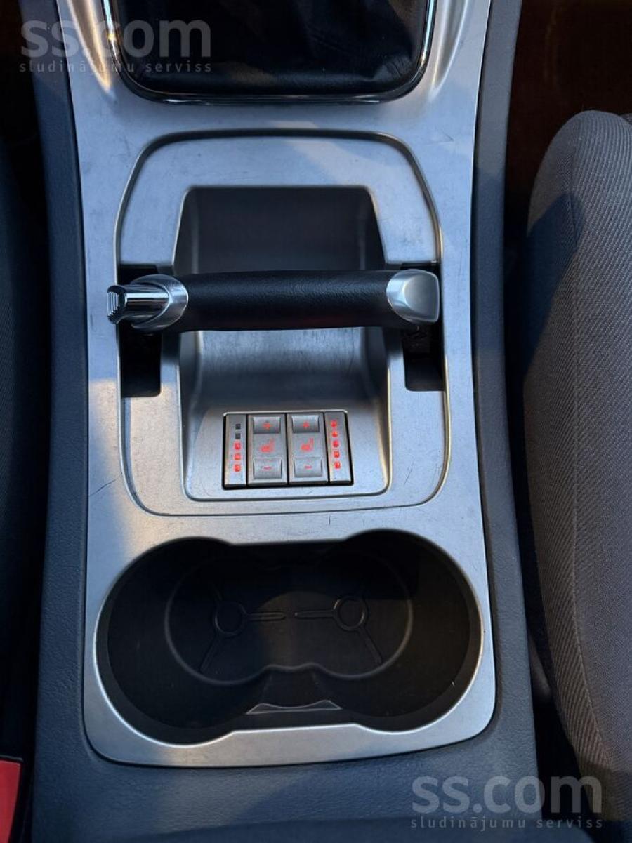 Dzeltens Ford S-Max 2006 Rīga, ar dzinēja tilpumu 2.00 L un nobraukumu 262 tūkst. km par 2495 €, foto 18 vietnē AUTOMOTO.COM.LV