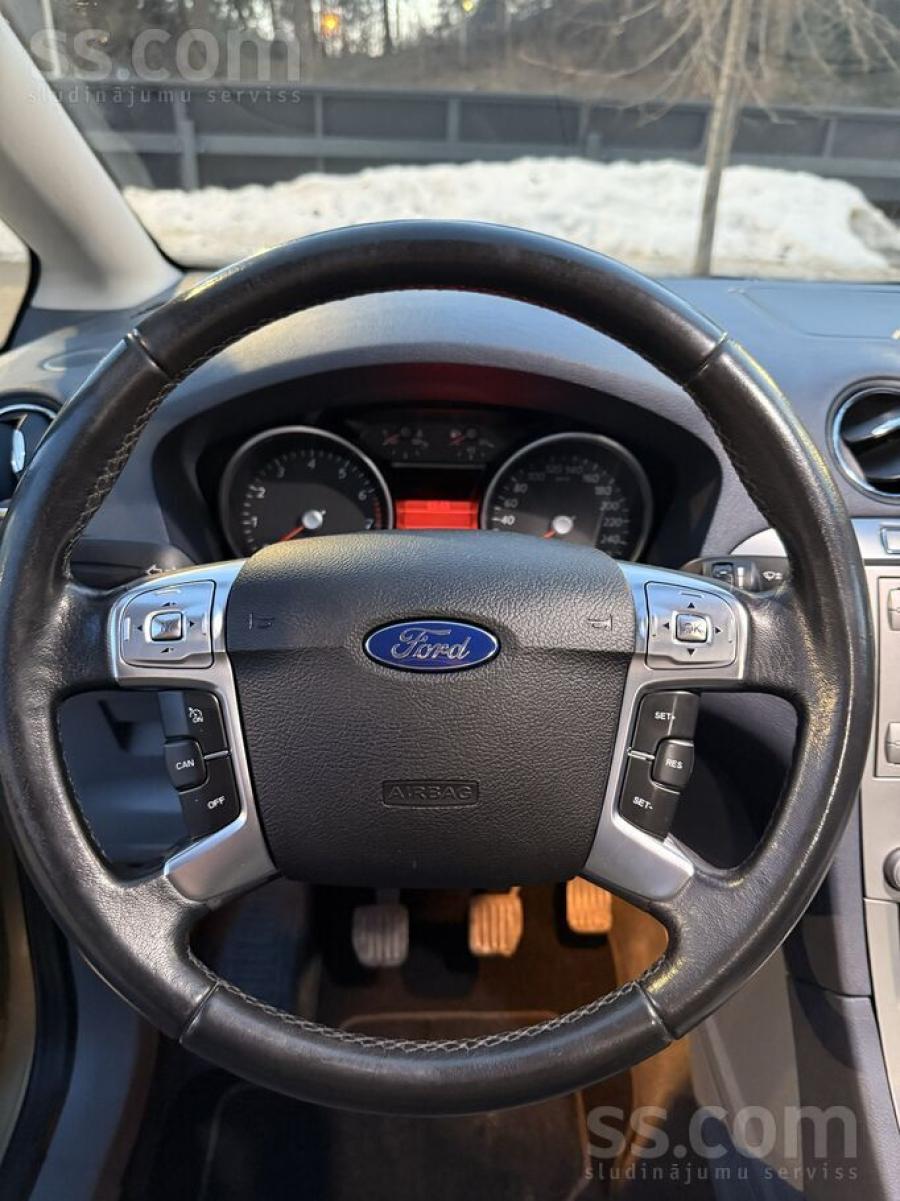 Dzeltens Ford S-Max 2006 Rīga, ar dzinēja tilpumu 2.00 L un nobraukumu 262 tūkst. km par 2495 €, foto 22 vietnē AUTOMOTO.COM.LV