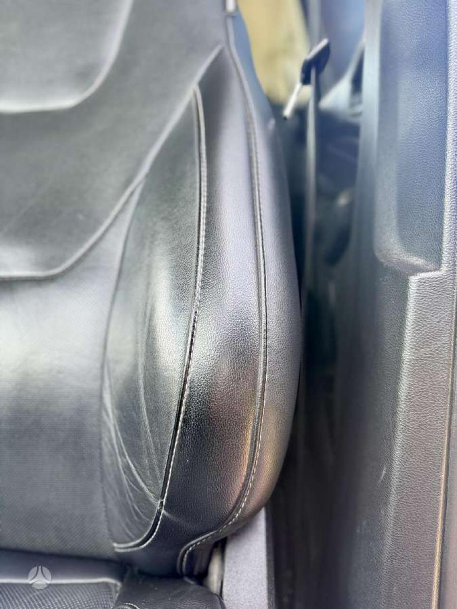 Dzeltens Ford S-Max 2016 Vilkaviškis, ar dzinēja tilpumu 2.00 L un nobraukumu 263 tūkst. km par 8900 €, foto 28 vietnē AUTOMOTO.COM.LV