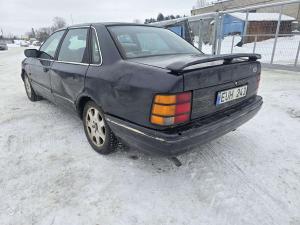 Zils Ford Scorpio 1990 Viļņa, ar dzinēja tilpumu 2.00 L un nobraukumu 260 tūkst. km par 1000 €, foto 4 vietnē AUTOMOTO.COM.LV