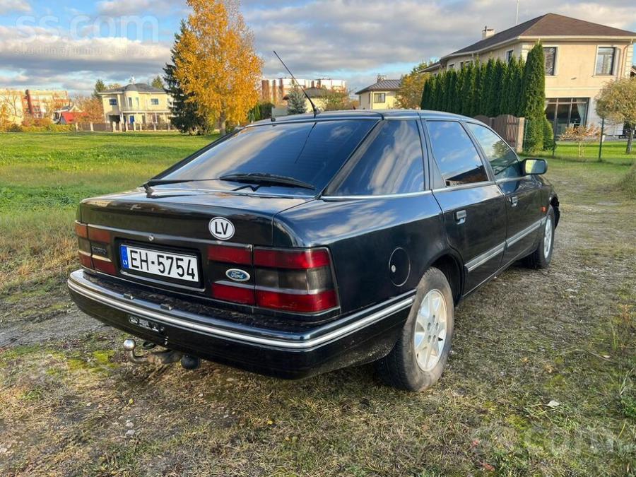 Green Ford Scorpio 1992 in Riga, with an engine capacity of 2.00 L and mileage of 265 thousand km for 2999 €, photo 5 on AUTOMOTO.COM.LV