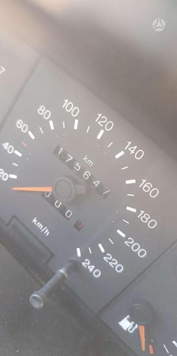 Pelēks Ford Scorpio 1986 Plungė, ar dzinēja tilpumu 2.00 L un nobraukumu 170 tūkst. km par 350 €, foto 6 vietnē AUTOMOTO.COM.LV