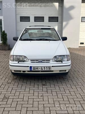 Balts Ford Scorpio 1993 Rīga, ar dzinēja tilpumu 2.00 L un nobraukumu 231 tūkst. km par 2400 €, foto 6 vietnē AUTOMOTO.COM.LV