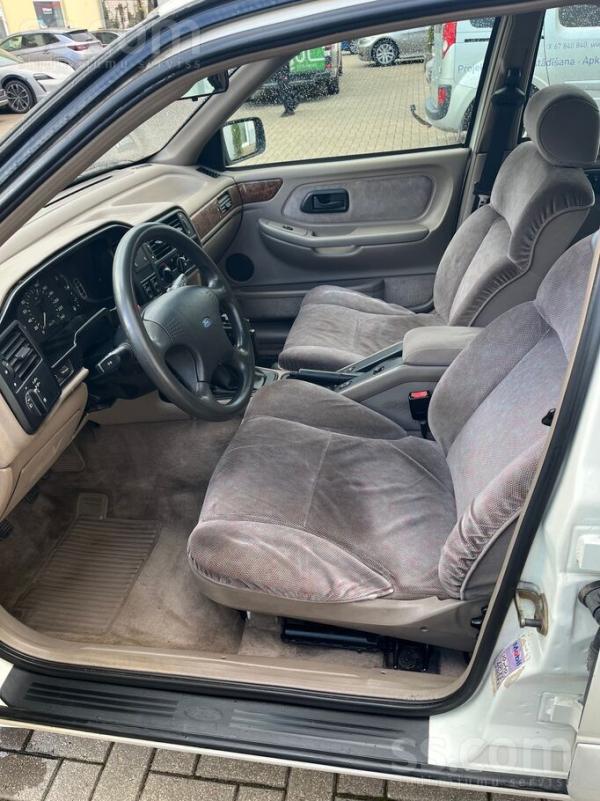 White Ford Scorpio 1993 in Riga, with an engine capacity of 2.00 L and mileage of 231 thousand km for 2400 €, photo 7 on AUTOMOTO.COM.LV