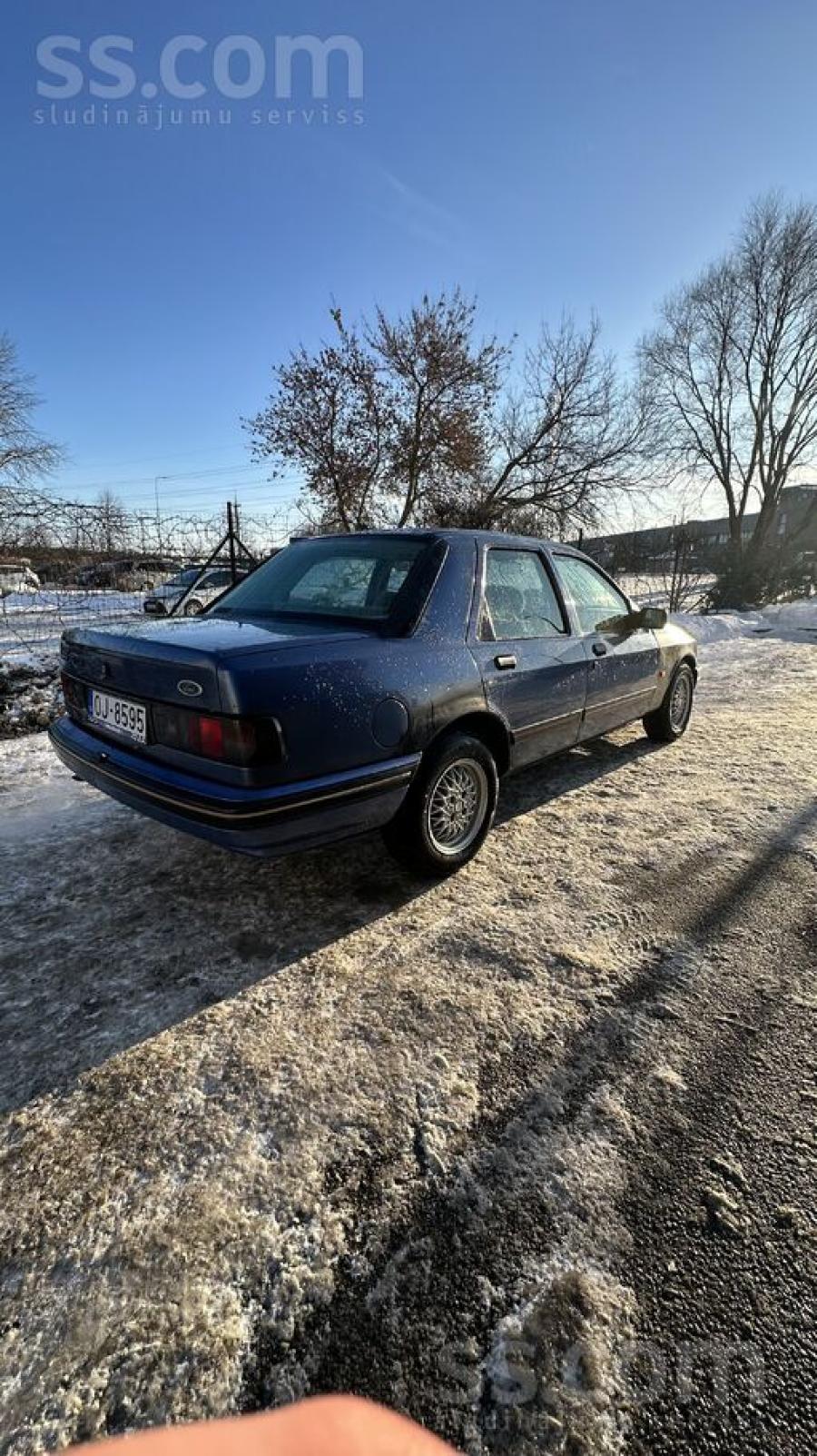 Blue Ford Sierra 1992 in Riga, with an engine capacity of 2.00 L and mileage of 163 thousand km for 2400 €, photo 6 on AUTOMOTO.COM.LV