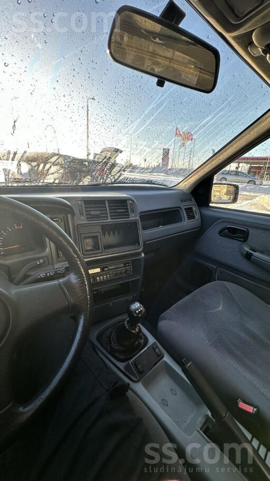Blue Ford Sierra 1992 in Riga, with an engine capacity of 2.00 L and mileage of 163 thousand km for 2400 €, photo 14 on AUTOMOTO.COM.LV