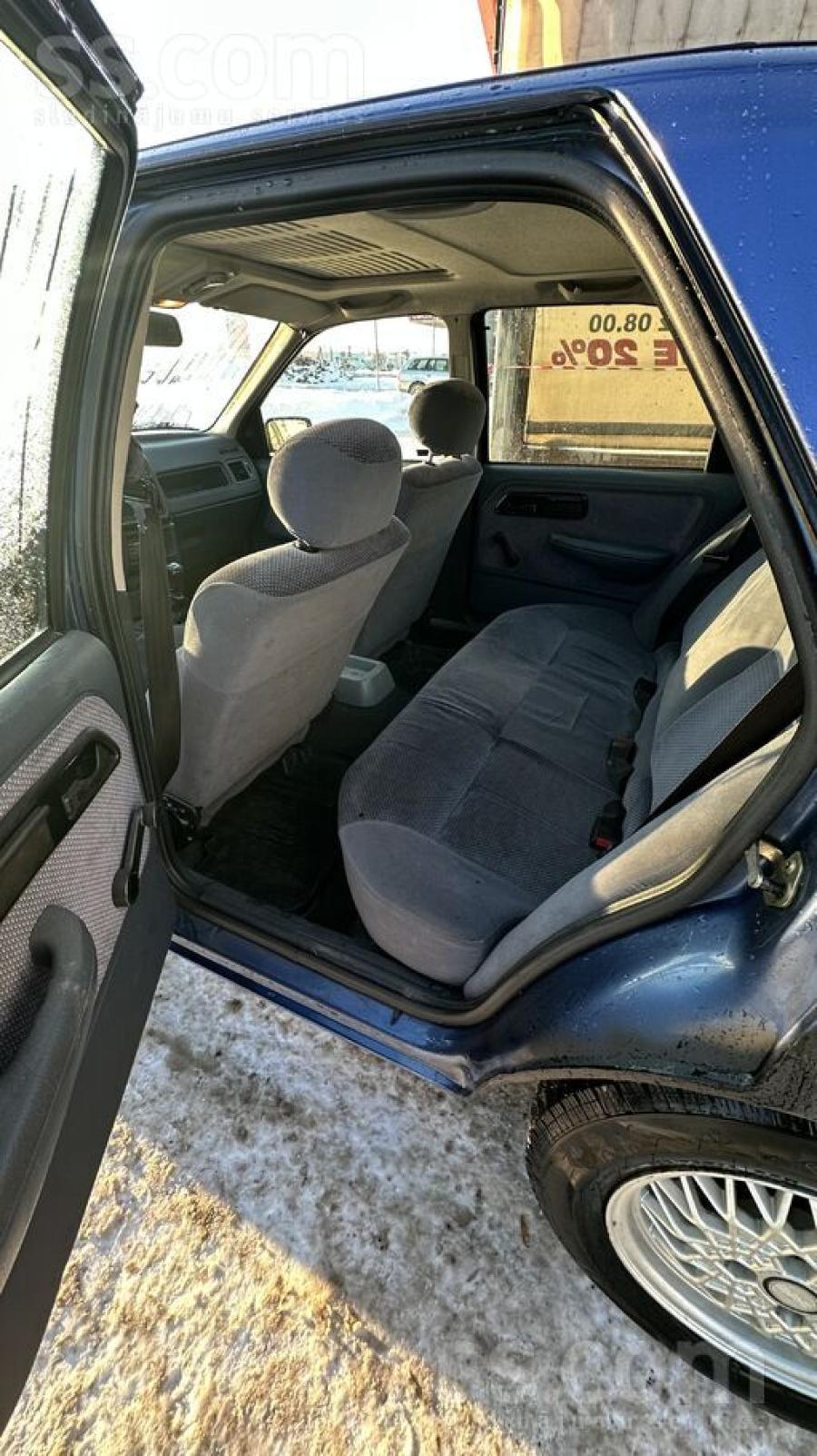 Blue Ford Sierra 1992 in Riga, with an engine capacity of 2.00 L and mileage of 163 thousand km for 2400 €, photo 16 on AUTOMOTO.COM.LV