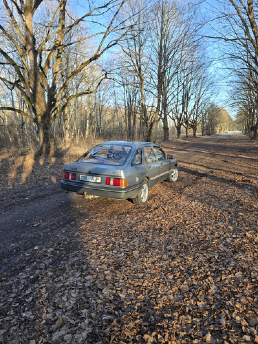 Grey Ford Sierra 1986 in Parnu, with an engine capacity of 2.00 L and mileage of 73 thousand km for 3000 €, photo 4 on AUTOMOTO.COM.LV
